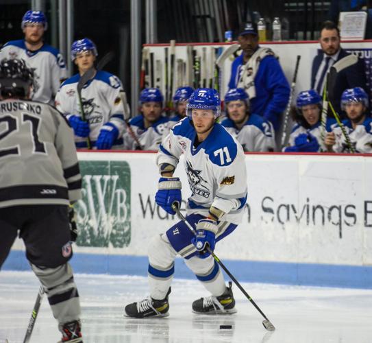 Local pro hockey: Wolves rout Thunder as MacDonald scores 60th goal of ...