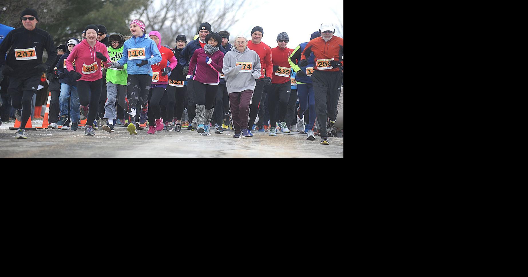Hobble Gobble Run draws hundreds | News | nny360.com