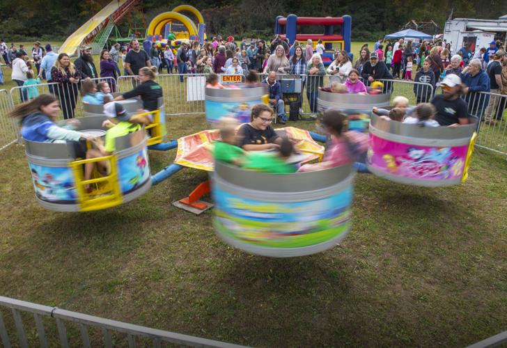 PHOTOS: Fall brings festivities to Norfolk | Community Notes | nny360.com