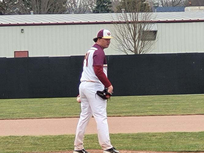 College baseball: Riding hot hitting, JCC baseball records doubleheader ...