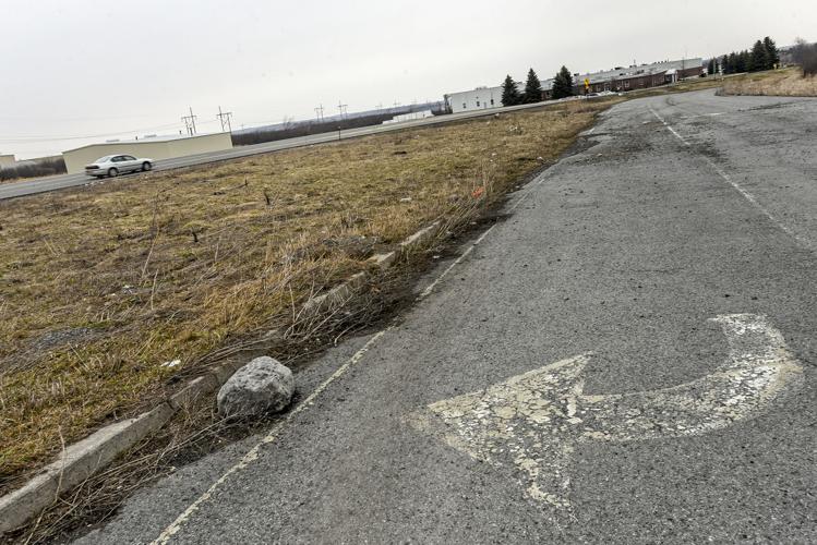 Simao threatens attempt to reclaim land with corporate park access ...