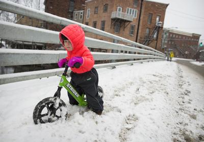 Slow going in the snow | News | nny360.com