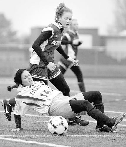 One quick connection helps Pirates squeeze past Bulldogs | Sports ...