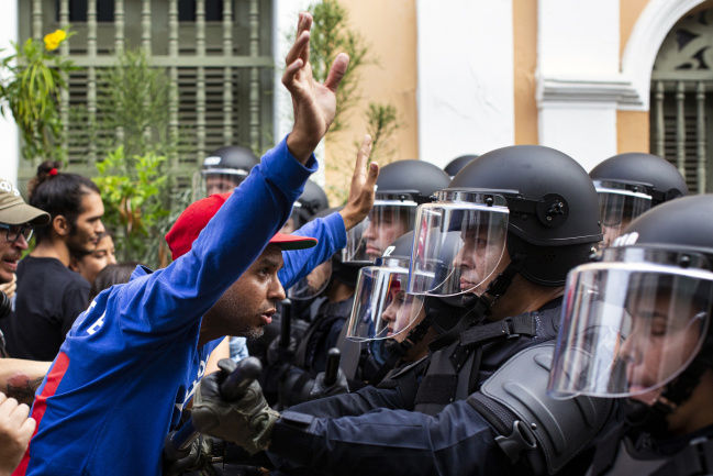 Puerto Rico governor refuses to resign after night of protests | News ...