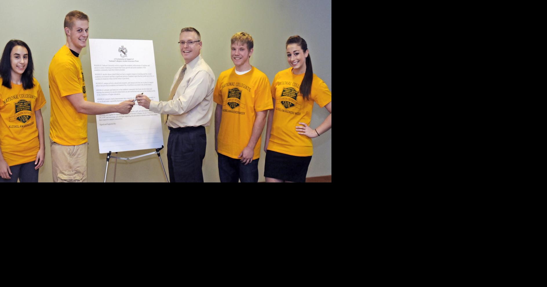 Dean signs proclamation | Arts and Life | nny360.com