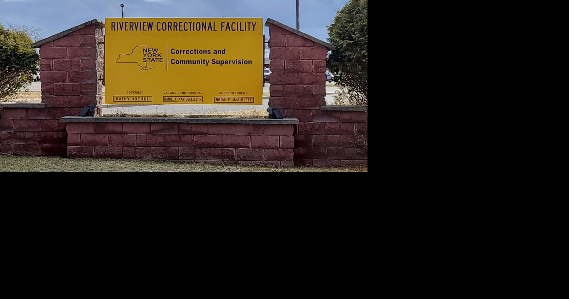 Corrections officer charged with having sex with inmates at Ogdensburg ...