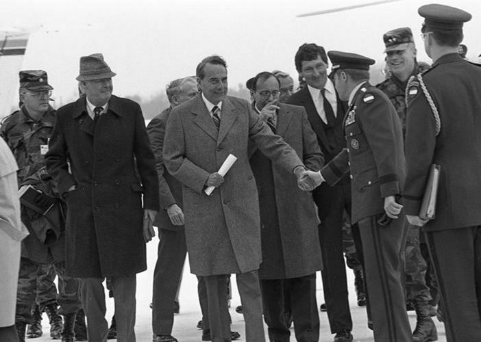 Fort Drum renames barracks after Sen. Robert Dole, original member of ...