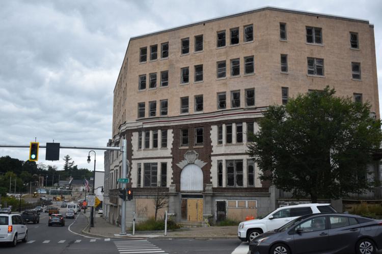 Blighted, dangerous Hotel Flanagan closer to demolition | Business ...