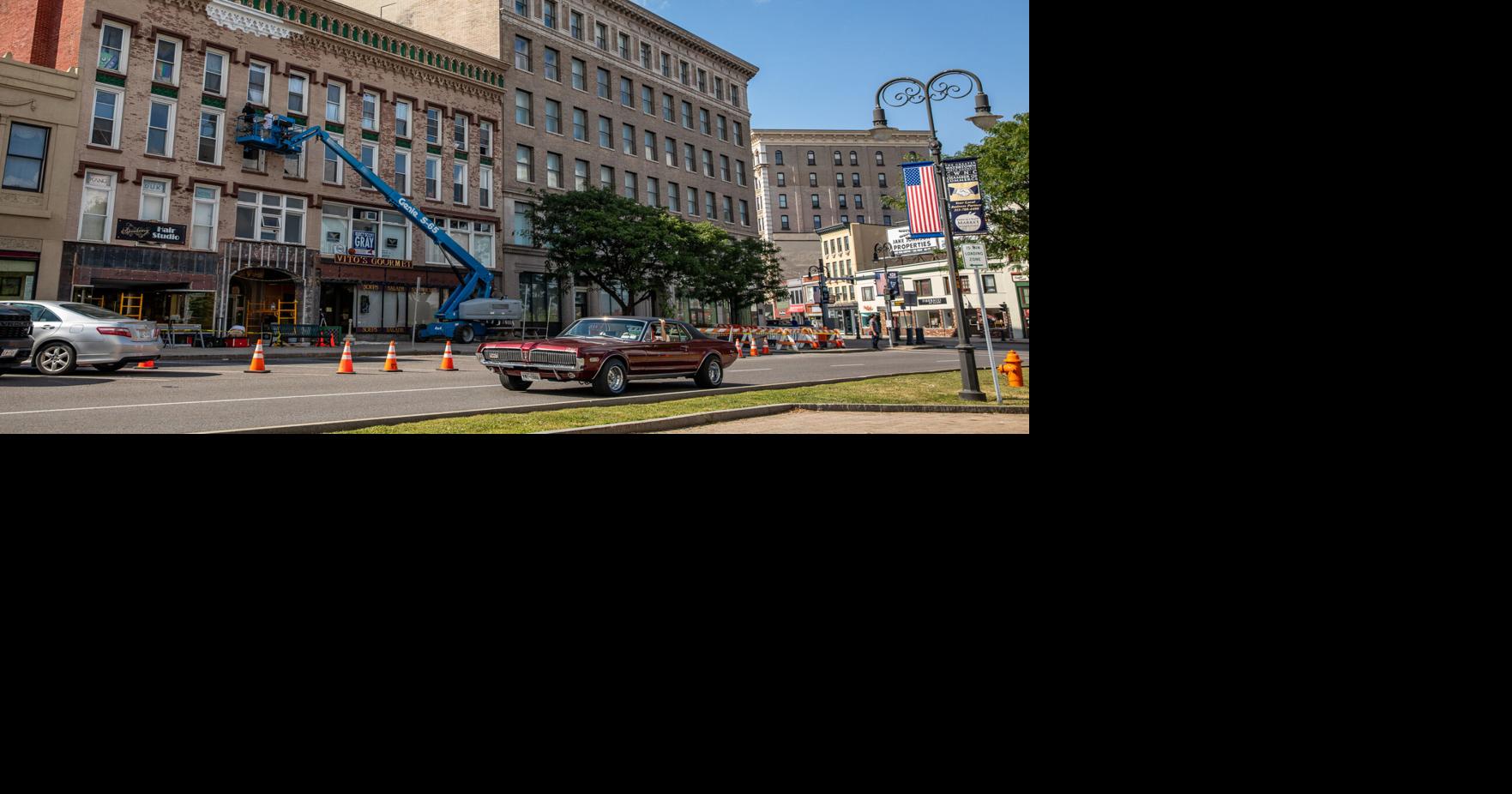 PHOTO: Facade work continues at Paddock Arcade | Jefferson County News ...