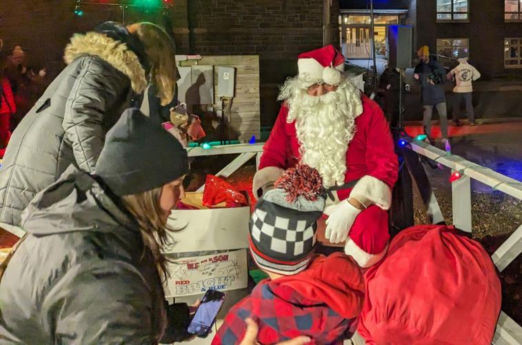 Santa arrives in Canton | Kidscontent | nny360.com