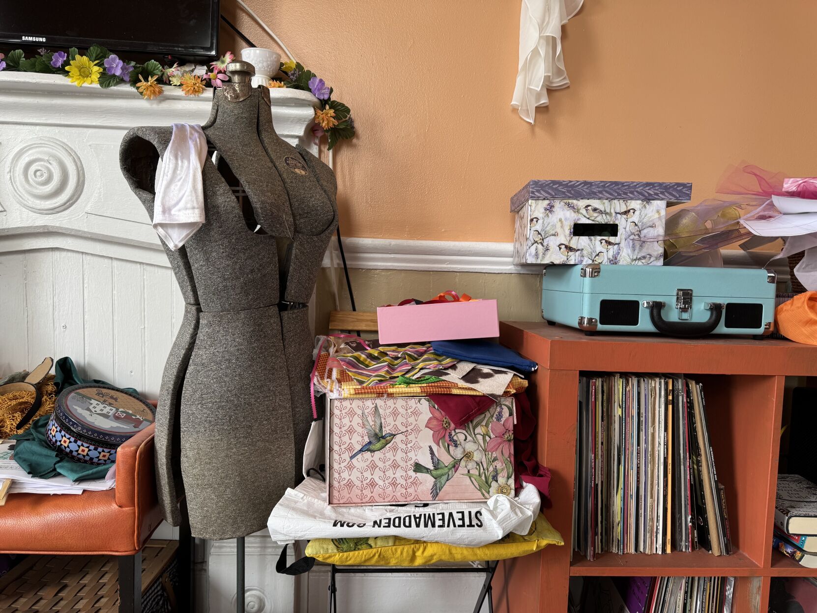 How to build a New Orleans Mardi Gras costume closet | Mardi Gras ...