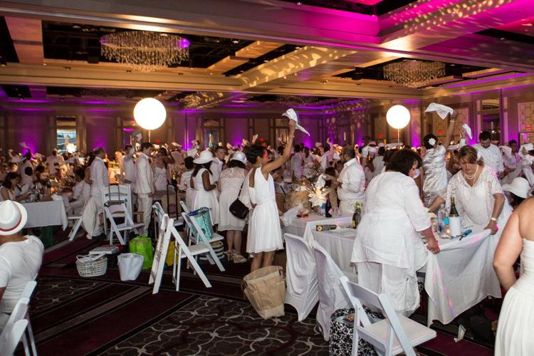 Diner en Blanc proves that the show can stylishly go on | Parties ...