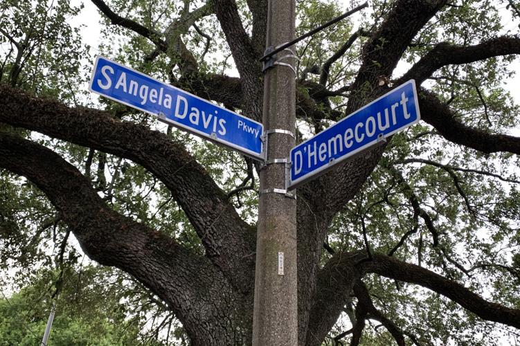 Jeff Davis Parkway street signs altered with name of civil rights ...
