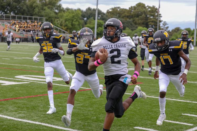Belle Chasse running back Ralph Jones scores four TDs in win against ...