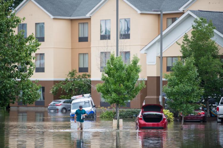 Acadiana residents get reprieve Sunday from flooding as they survey ...