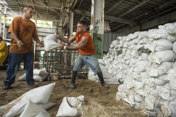 How to properly use sandbags for flood prevention: There's a wrong and ...