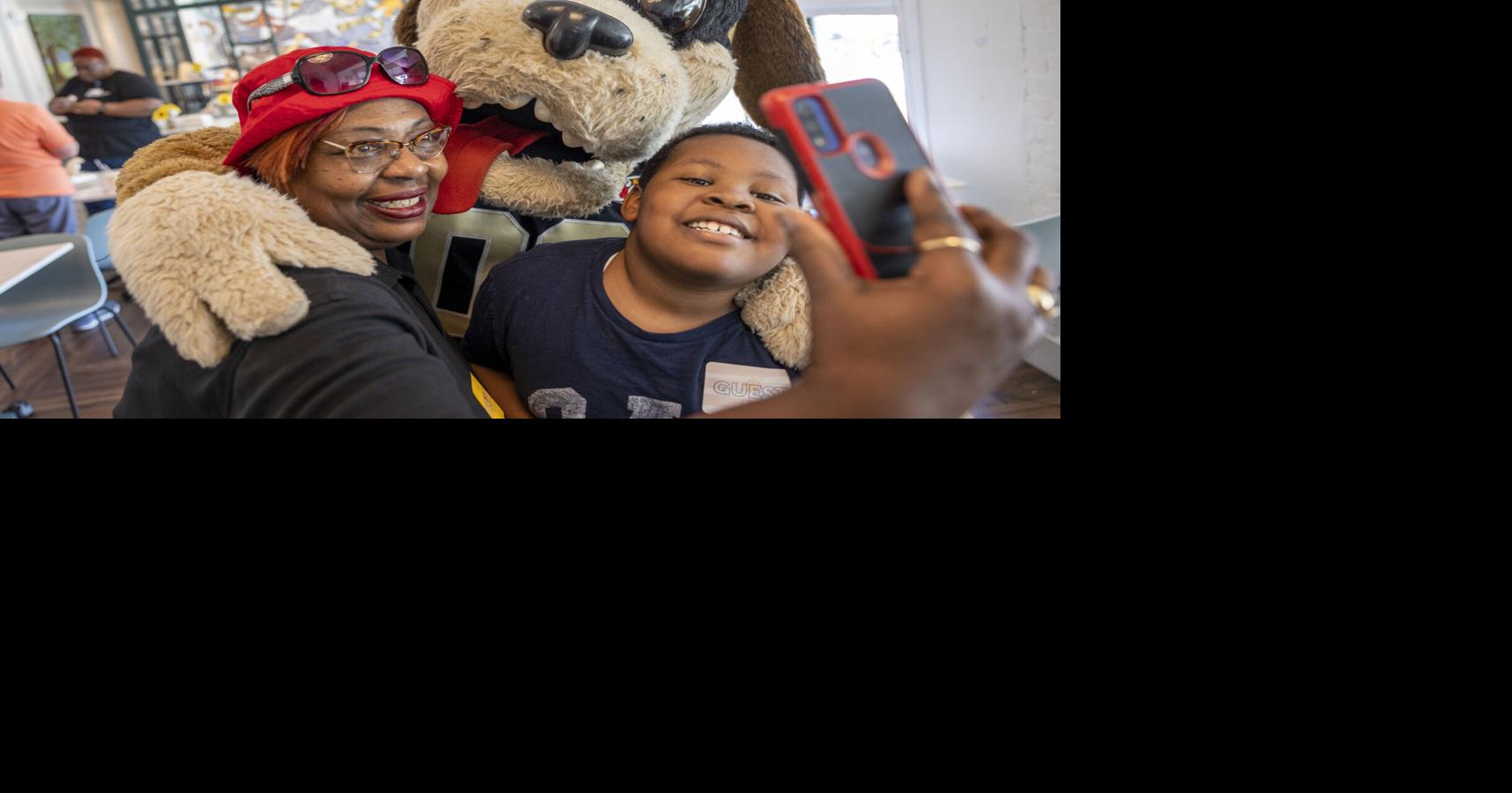 Photos: Saints mascot Gumbo and snoballs bring joy to kids | Photos ...