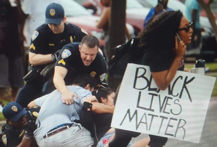 Alton Sterling protest intensifies as big crowd gathers near Baton ...