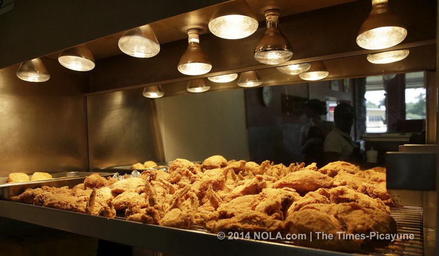 Fried chicken taste test heads to Chubbie's with burlesque dancer ...