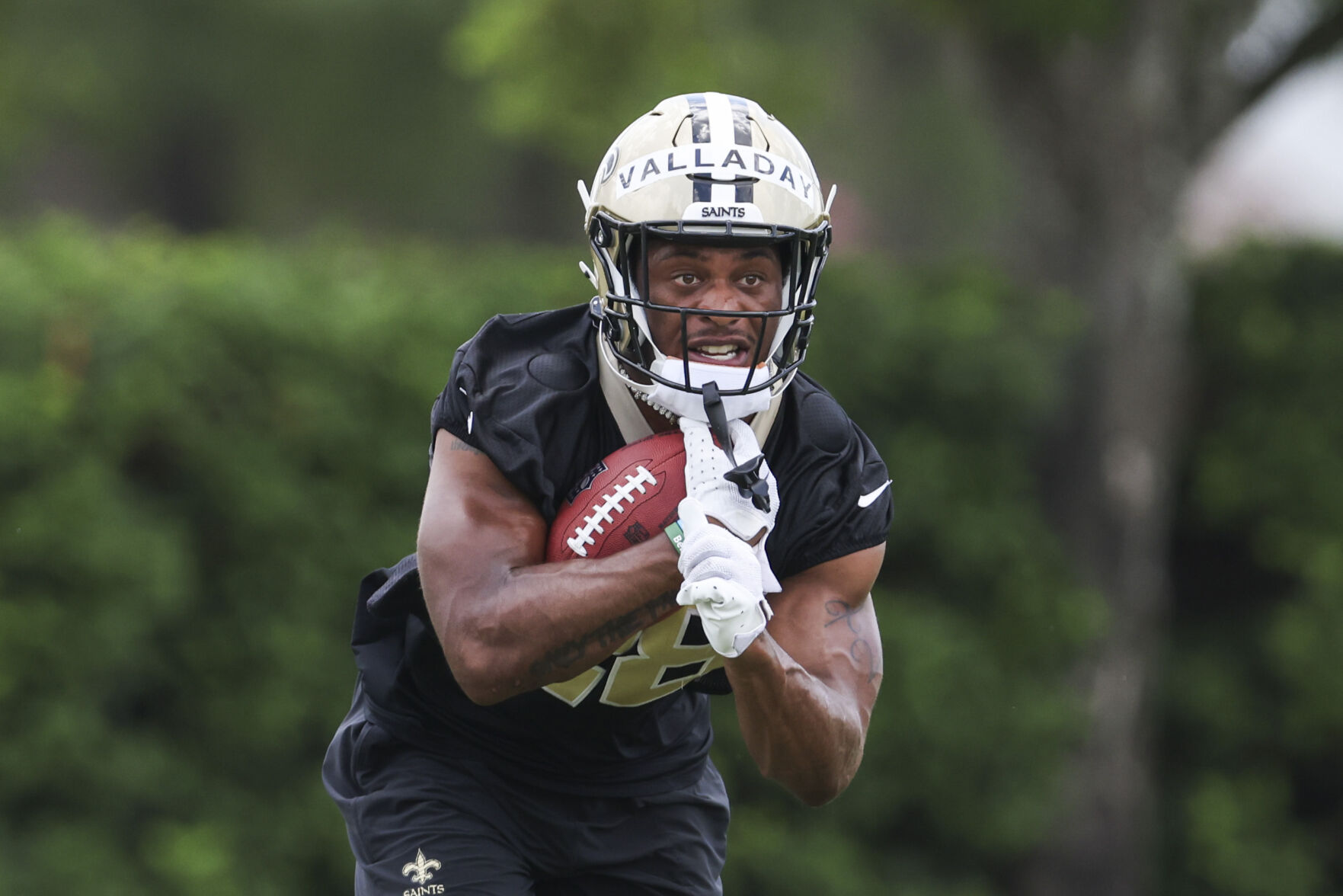 Saints to cut Xazavian Valladay amid crowded RB room | Saints | nola.com