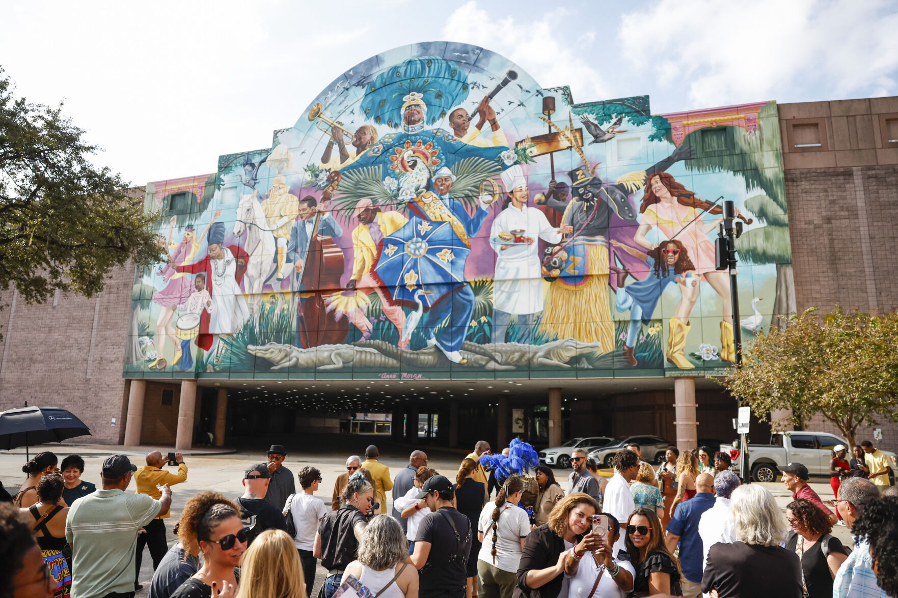Huge, newly finished mural greets visitors to the Superdome | Arts ...