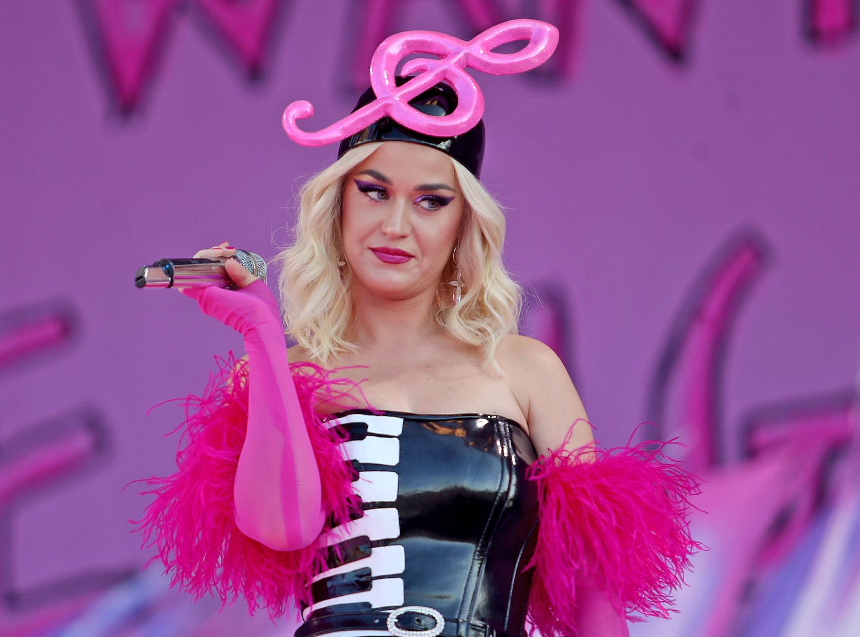 Katy Perry performs at Endymion Mardi Gras Extravaganza 2025 | Mardi ...