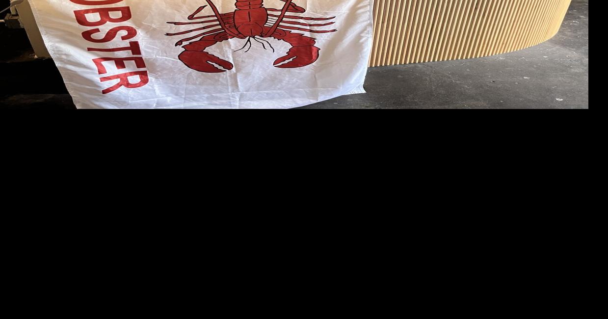 Mary Nell & Chris Otten serve lobster rolls at Nell Shell | Food and ...