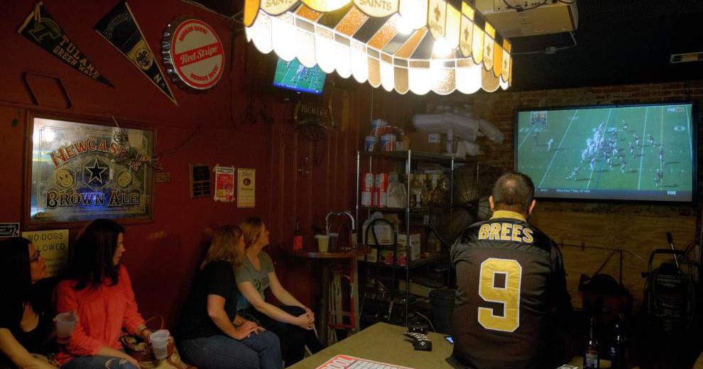 A great neighborhood sports bar is the next-best thing to being at the ...