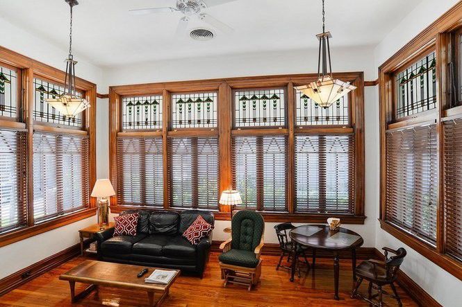 Historic Centanni home, once site of lavish Christmas displays, hits ...