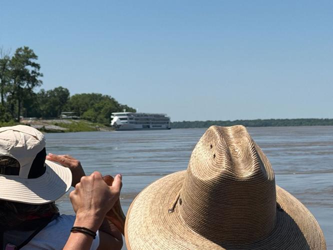 Paddling the Mississippi: 50 miles, 12 Louisiana women | Entertainment ...