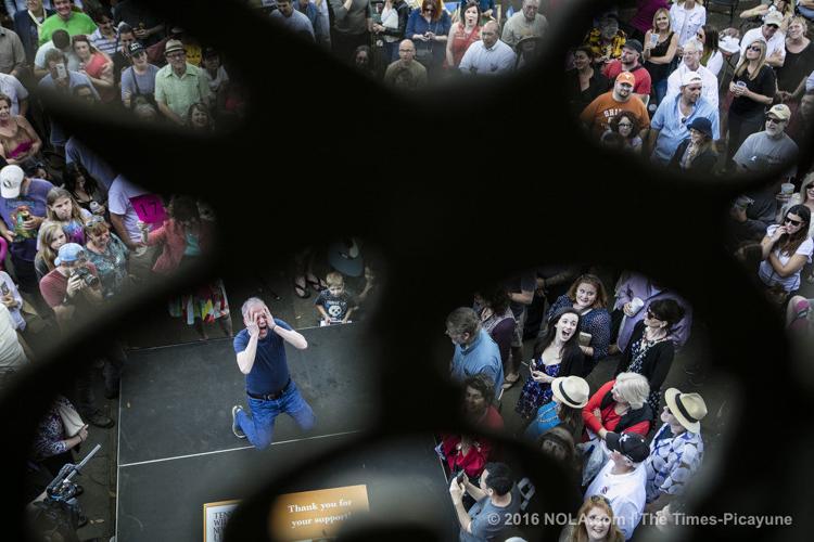 Stella!! yelling contest in the French Quarter: Photo gallery ...