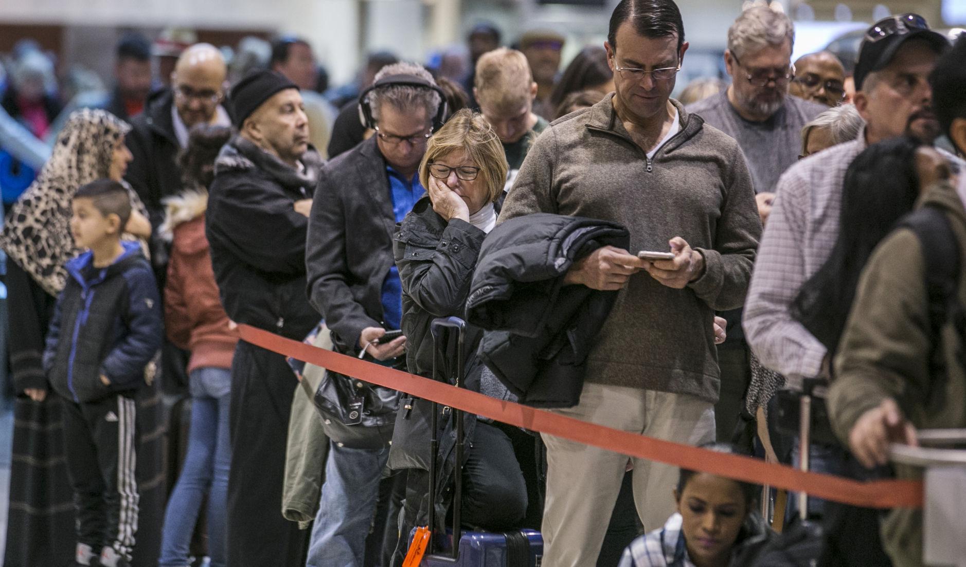 Travelers meet long security lines at Atlanta airport | Photos | nola.com