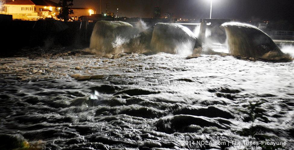 New Orleans area hurricane levee system: New Orleans drainage canals ...