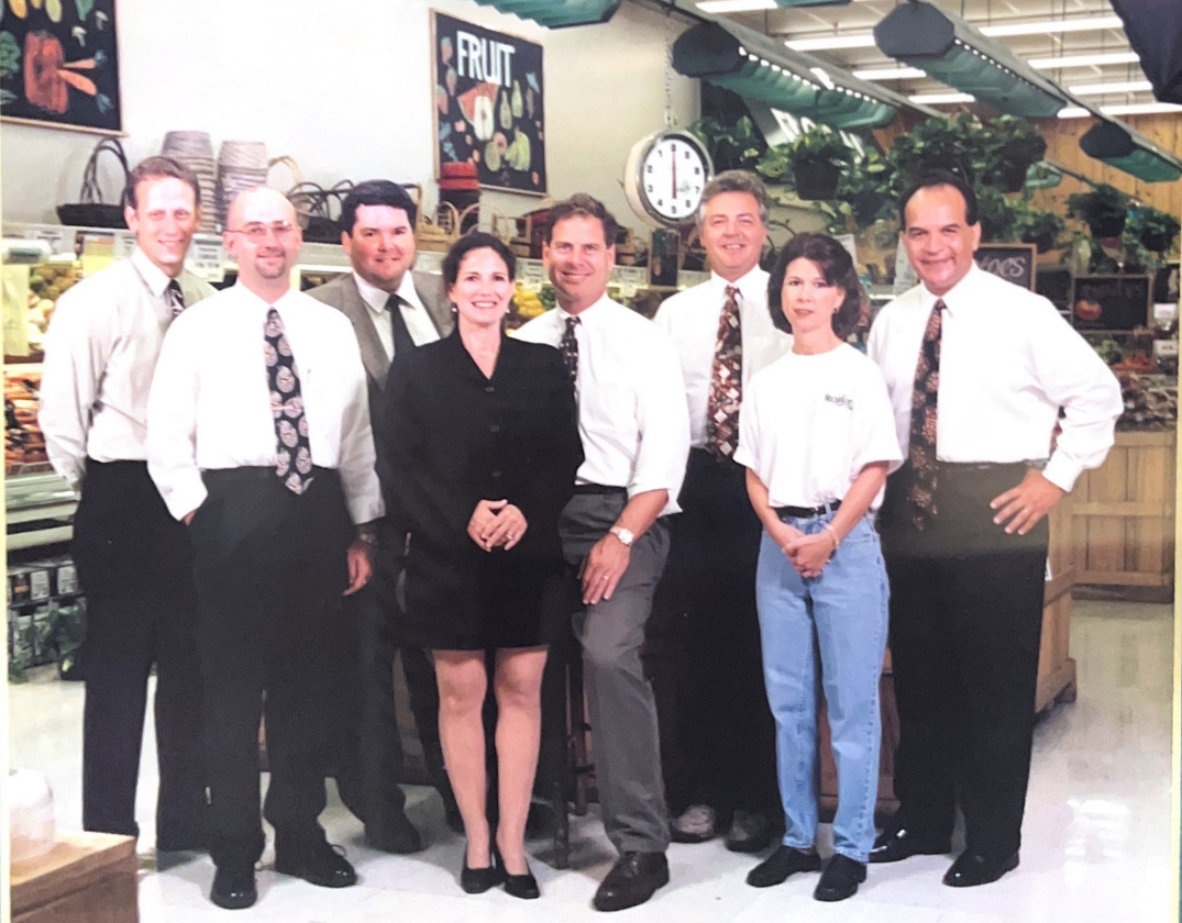 Robért Fresh Market celebrates 30 years of serving customers with ...