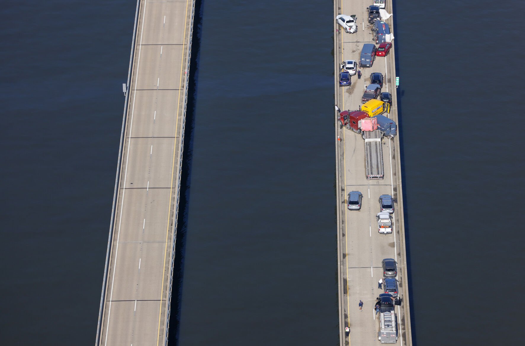 See the aerial photos from the fog related accidents on Causeway Bridge ...