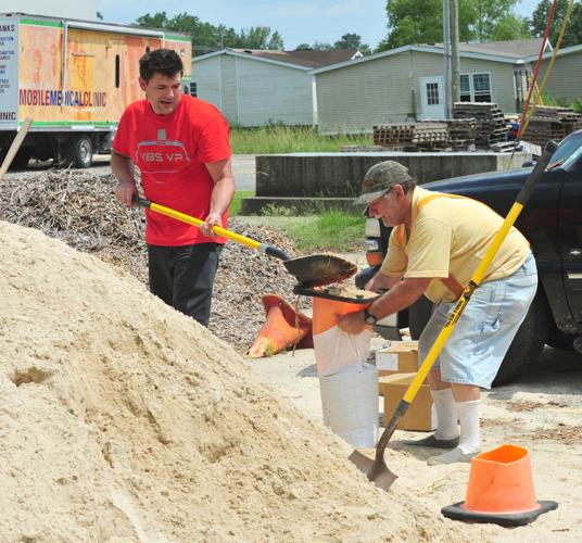 Denham Springs goes through 'unbelievable' 15,000 sandbags ahead of ...
