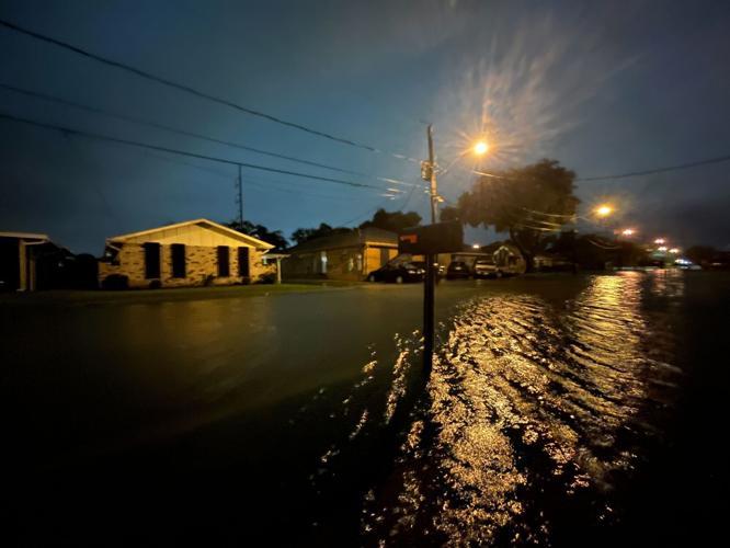 Jefferson Parish in the dark, inundated by Francine | Hurricane Center ...