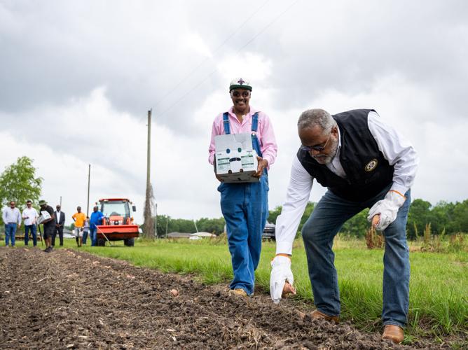 Troy Carter meets with farmers in Vacherie amid USDA cuts | Local ...