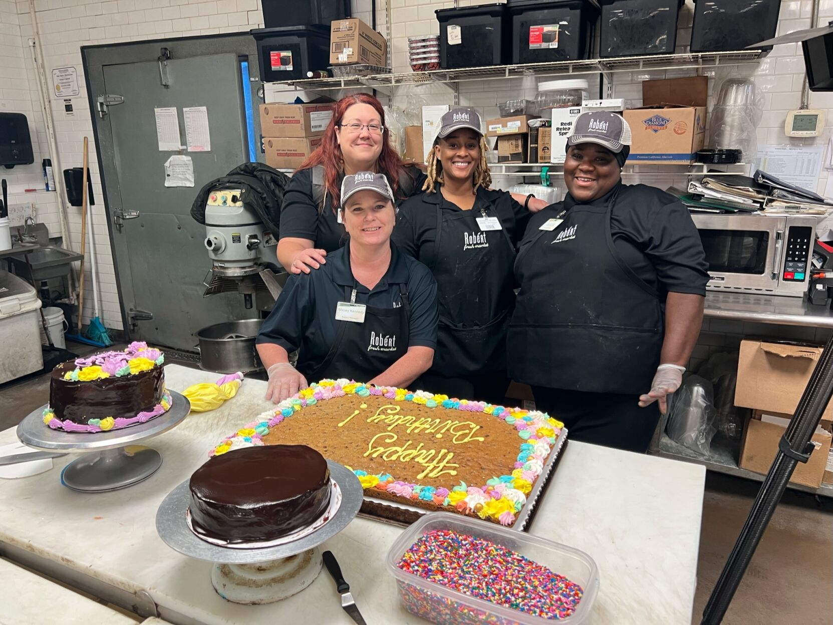 Robért Fresh Market celebrates 30 years of serving customers with ...