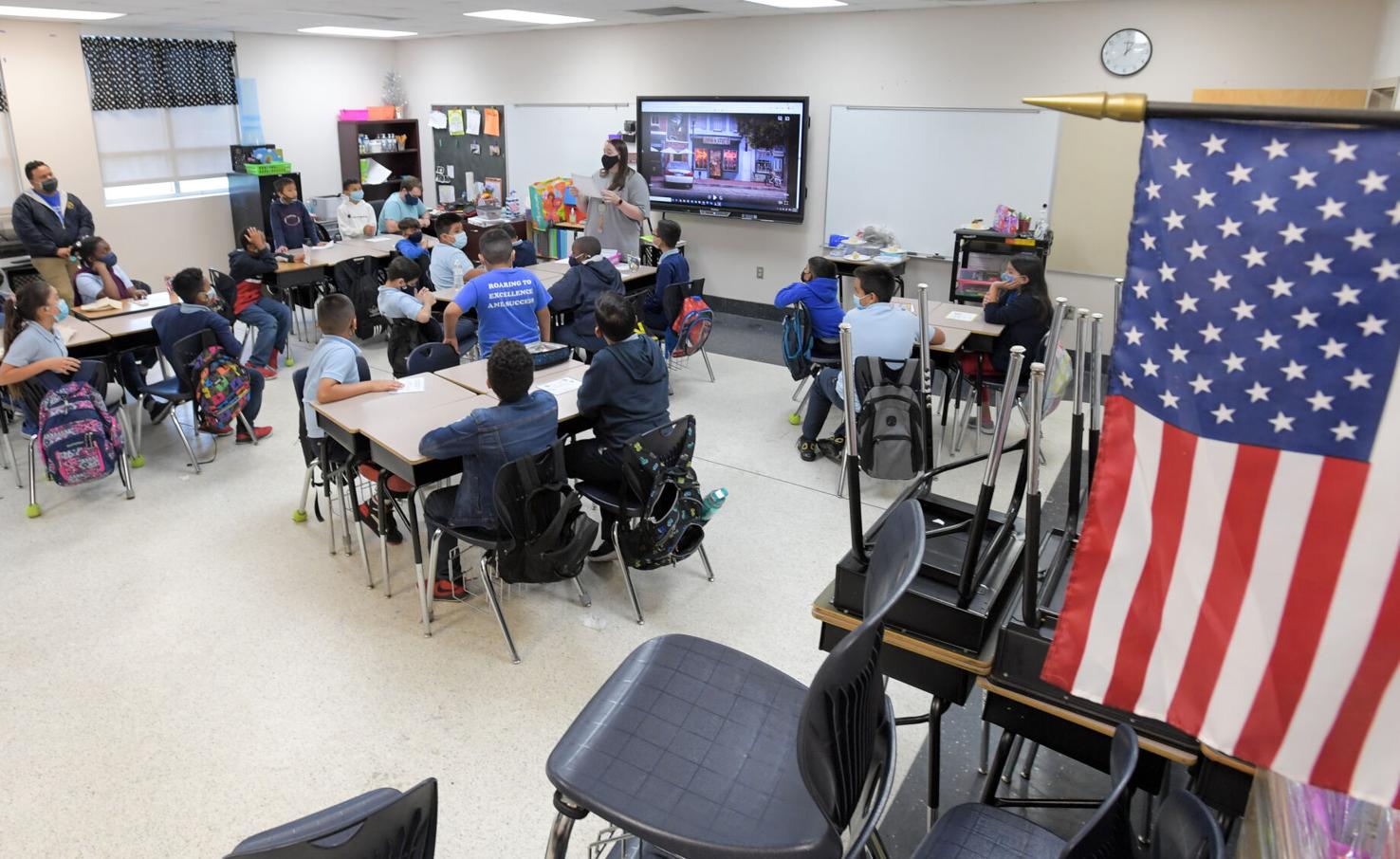 Photos: Students and Teachers Share Emotional Farewells on Last Day of ...