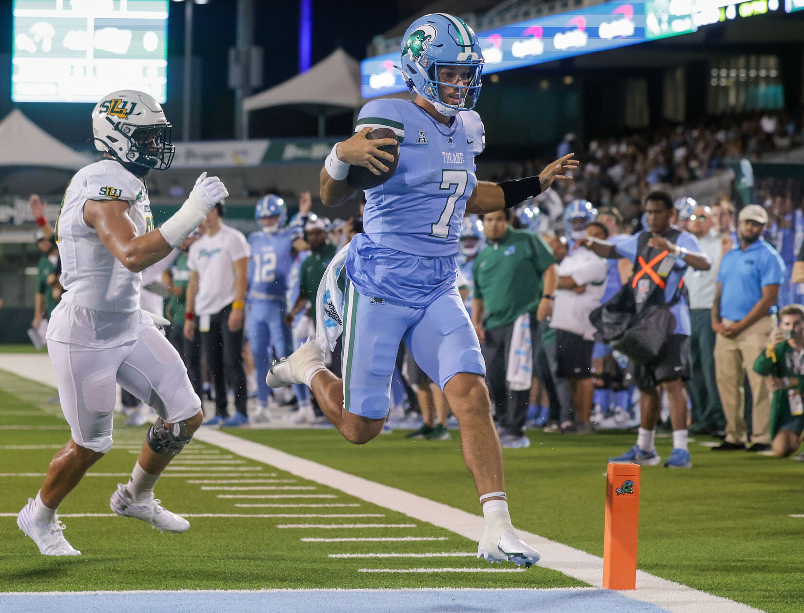 Darian Mensah out, Ty Thompson in as Tulane's QB for bowl | Tulane ...