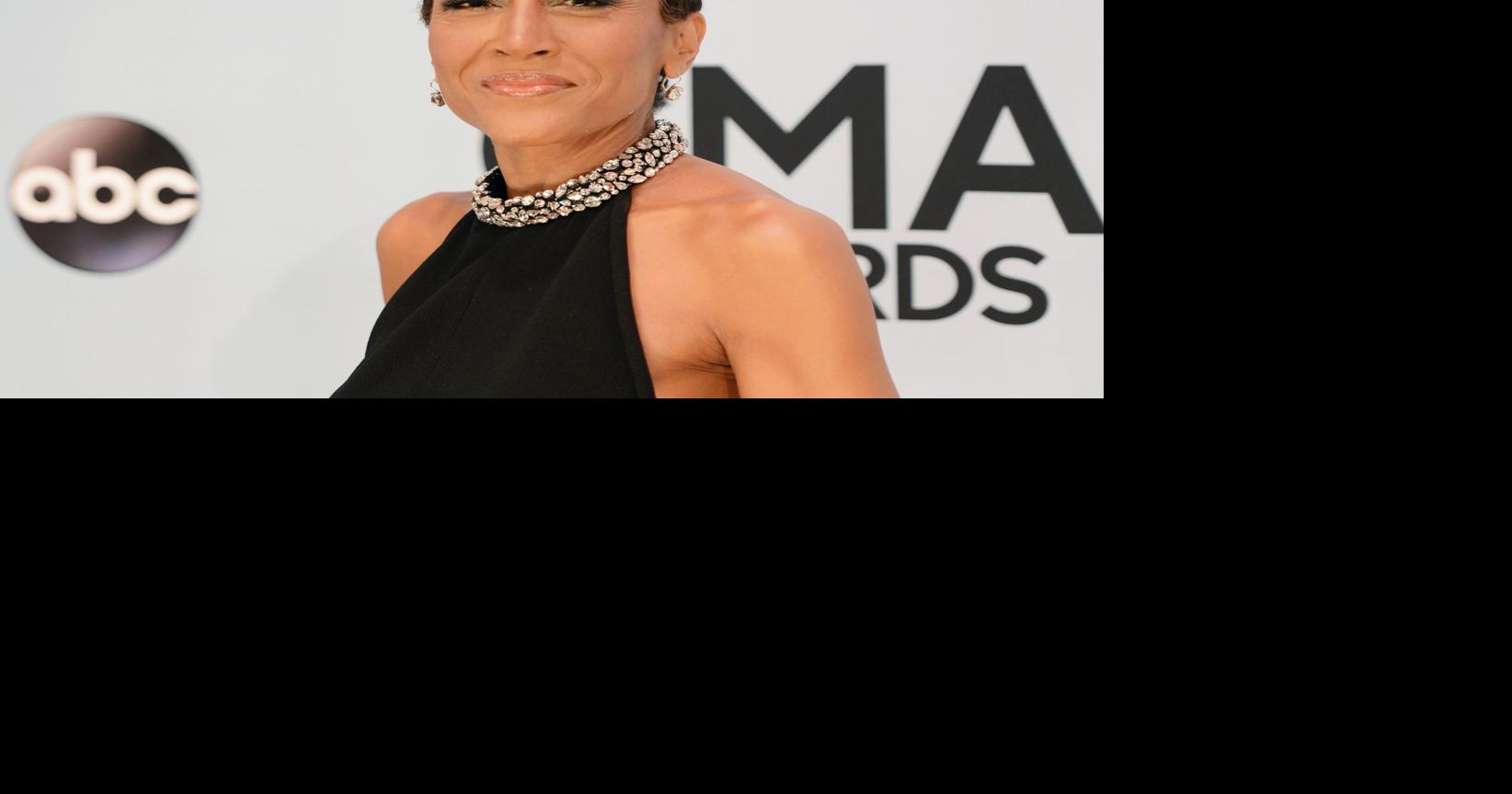 Sun Herald: Robin Roberts, Sally-Ann Roberts accept award honoring ...