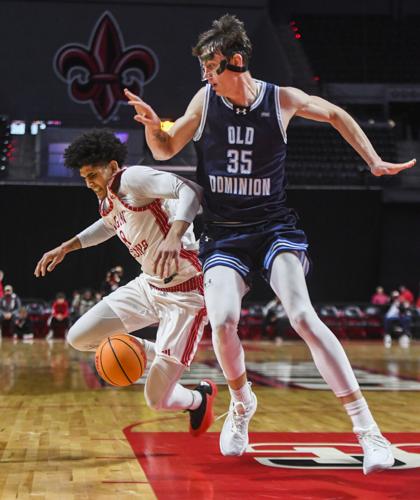 ACA.ulmenhoops.011125.625.jpg | | nola.com