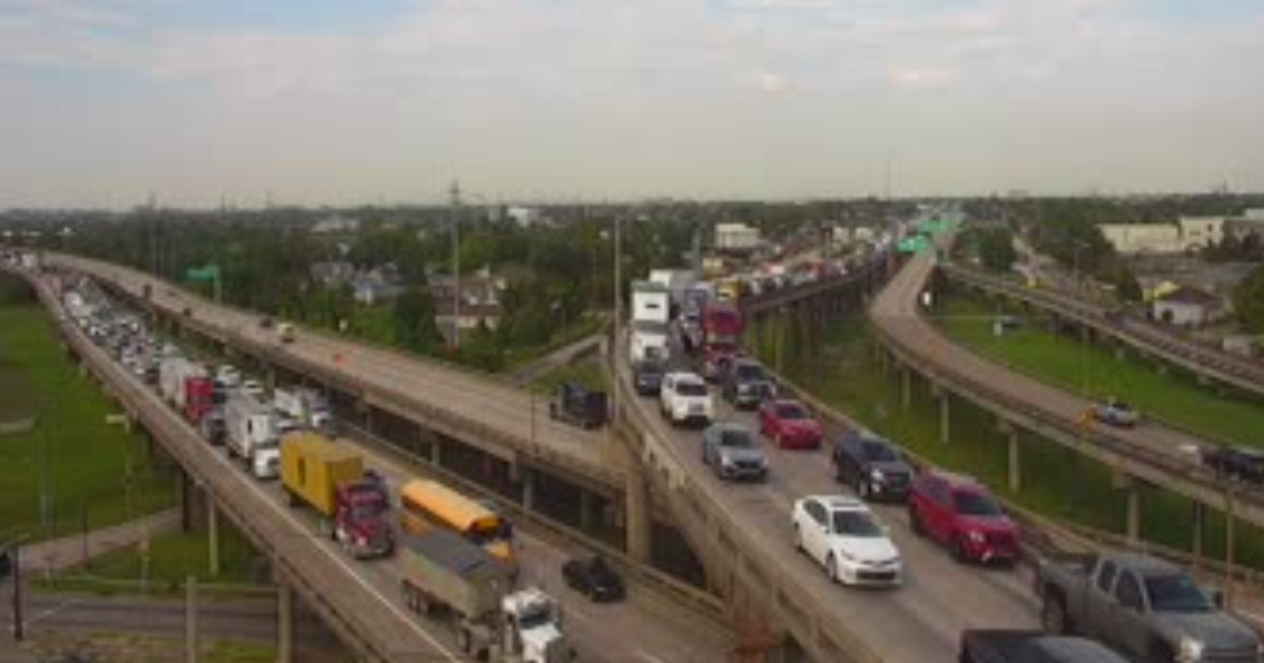 One dead in crash on I-10, traffic backed up in Gentilly | Crime/Police ...