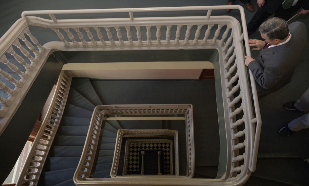 New Orleans Whitney Bank building hotel plans back on track | Business ...