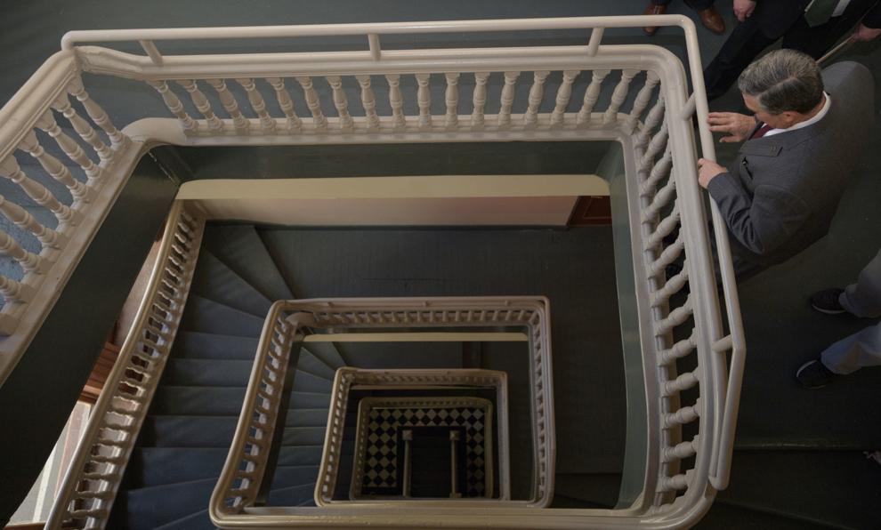 New Orleans Whitney Bank building hotel plans back on track | Business ...