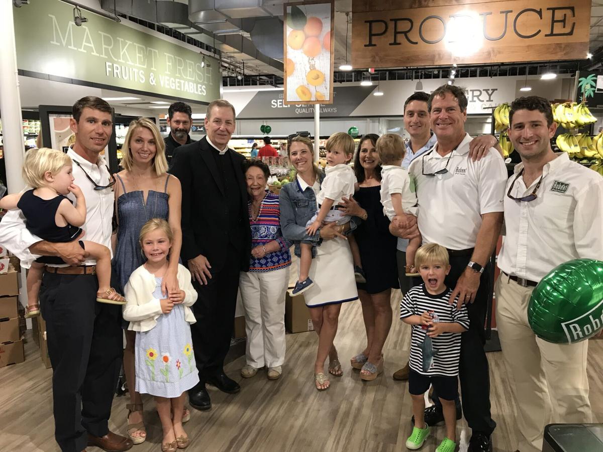 Robért Fresh Market celebrates 30 years of serving customers with ...
