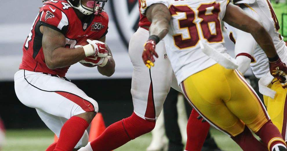 Atlanta Falcons running back Devonta Freeman emerges as a backfield ...