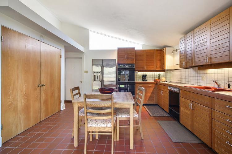 A home by architect Albert Ledner: Real estate roundup for River Ridge ...