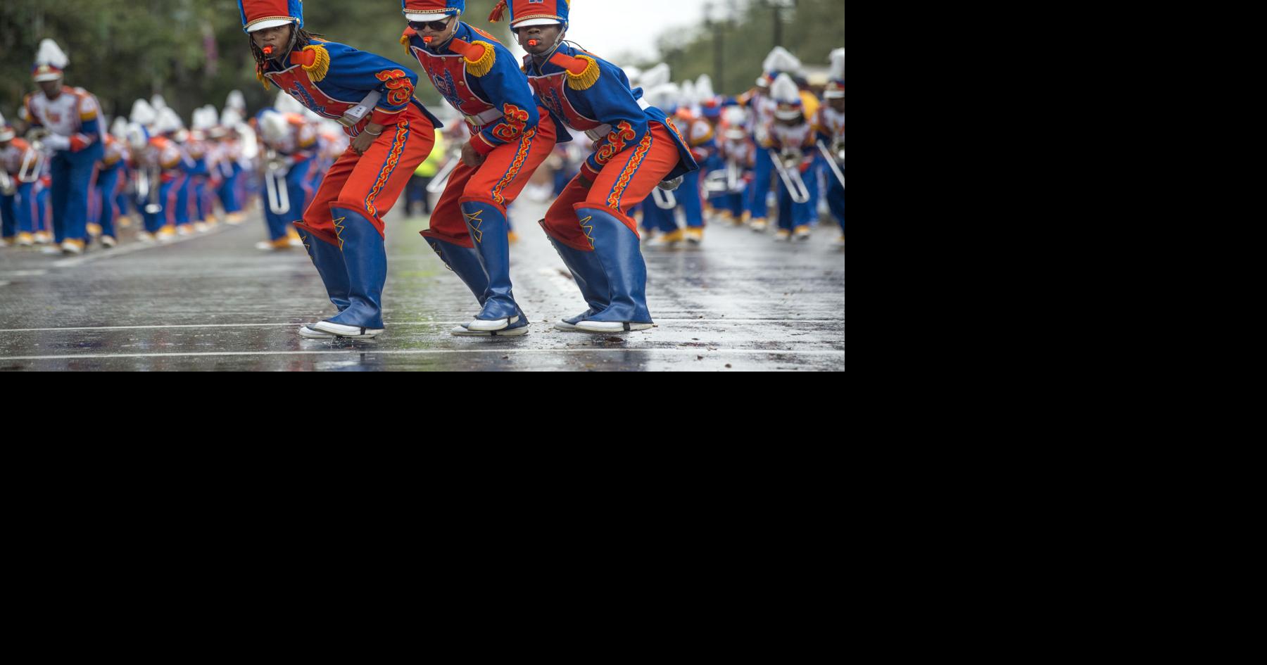 Watch krewes of Pontchartrain, Choctaw and Freret on the Parade Cam ...